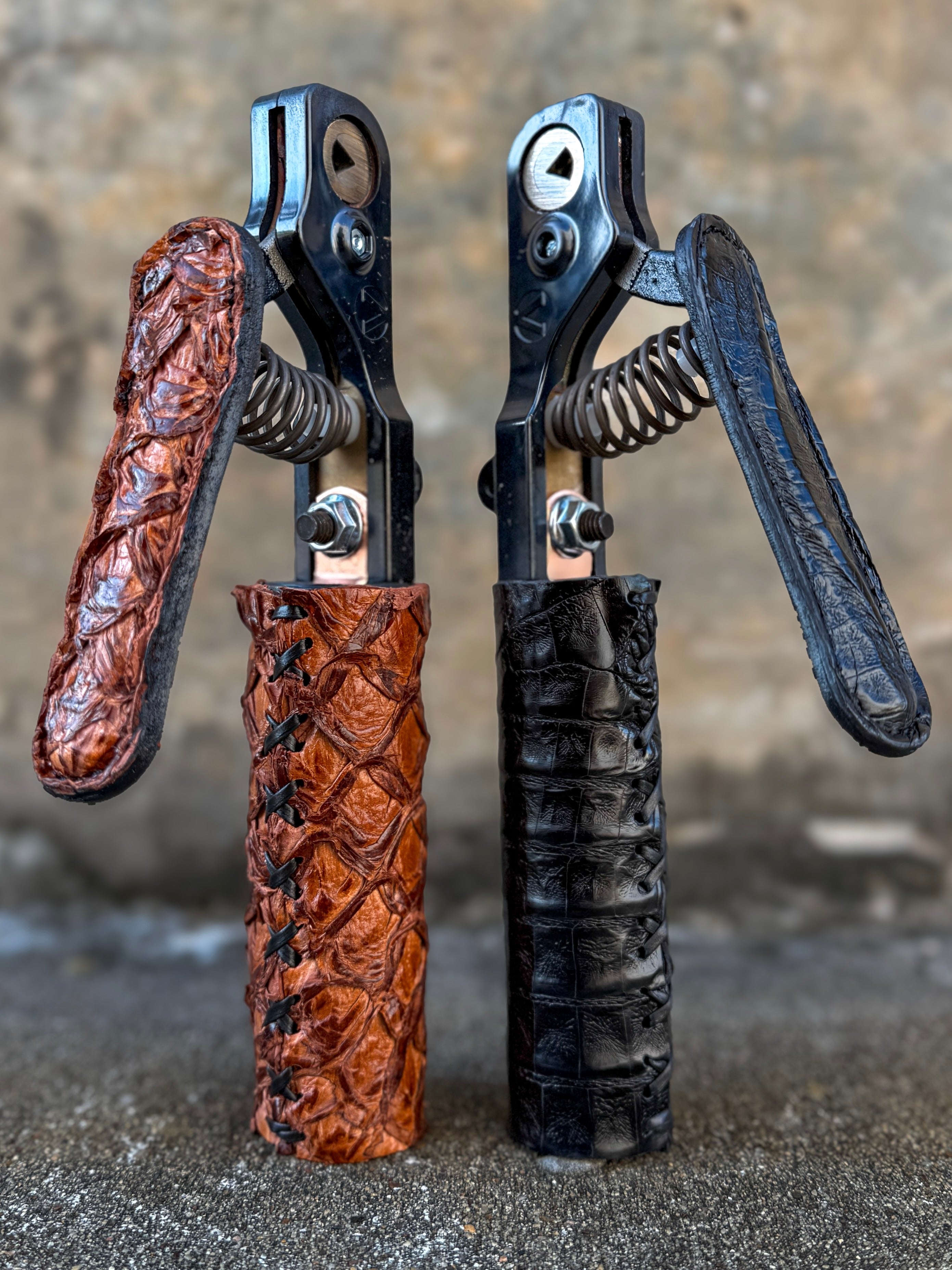 Stinger V Sets – Outlaw Leather TX